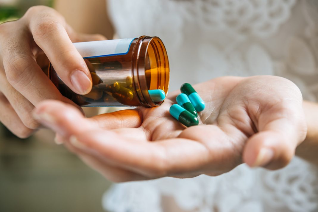 Peligros de la automedicación | 6 riesgos de automedicarse en casa